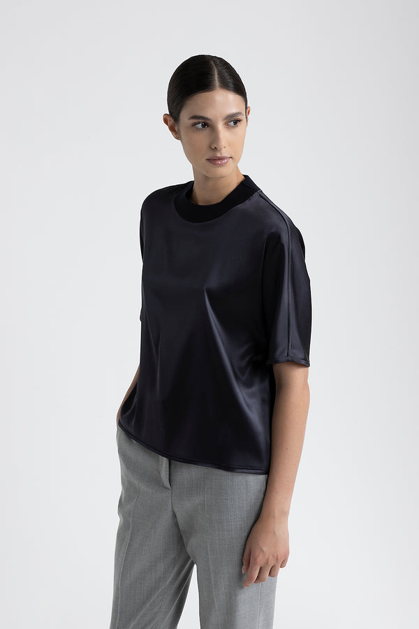 Women's Spring Tops, T-Shirt and Sweatshirts Made in Italy – Peserico US